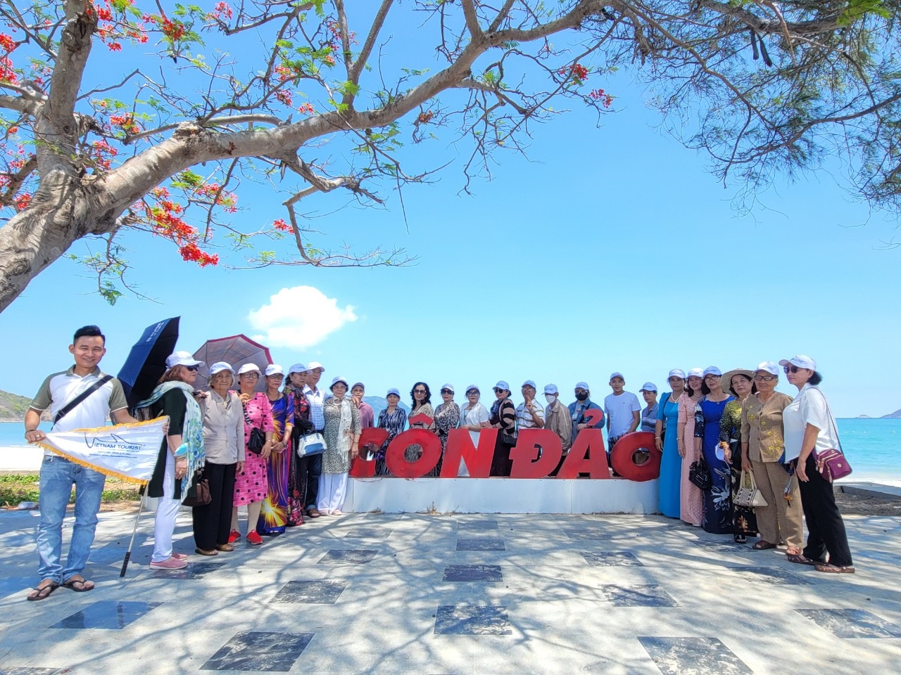 TOUR CÔN ĐẢO 2N2Đ - XE GIƯỜNG NẰM + TÀU CAO TỐC